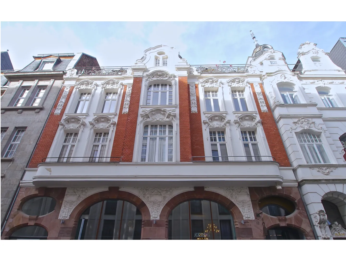 Traumhafter Altbau * 2 Zi.-ETW am Elisenbrunnen * Dachterrasse * Denkmalschutz - iHadL Immobilien